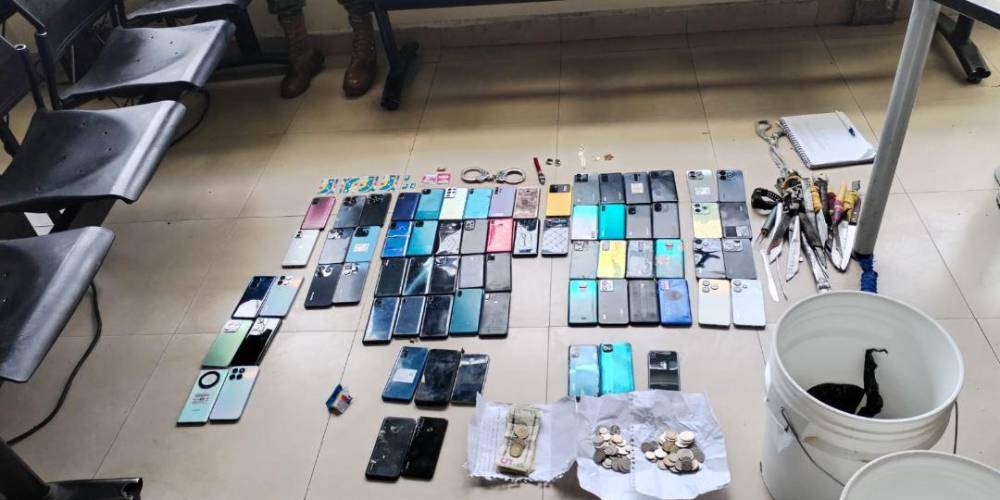 Militares hallaron droga, celulares y armas blancas en la cárcel El Inca de Quito