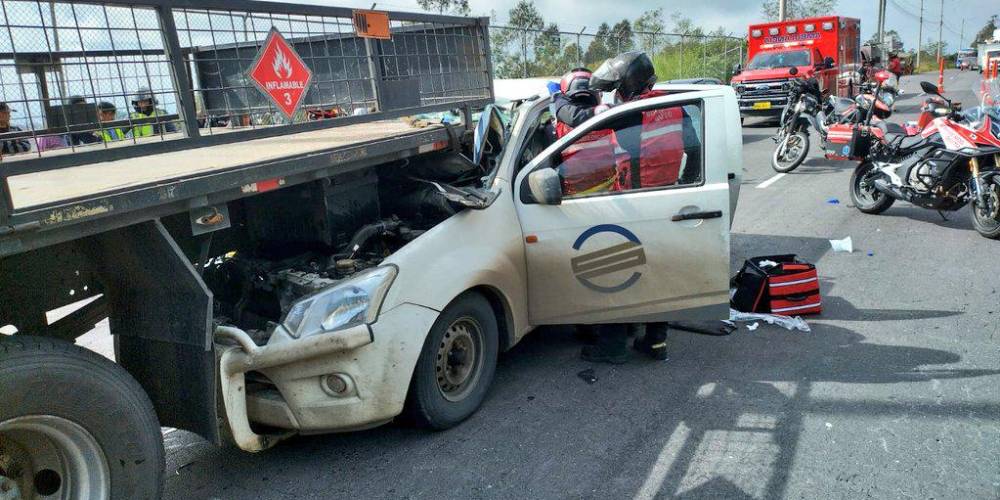 Quito Dos Heridos Tras Accidente De Tránsito En La Avenida Simón Bolívar