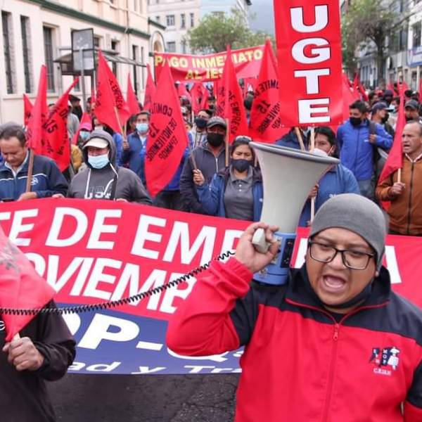 Trabajadores marcharon y piden se cumpla pago de deuda con el IESS