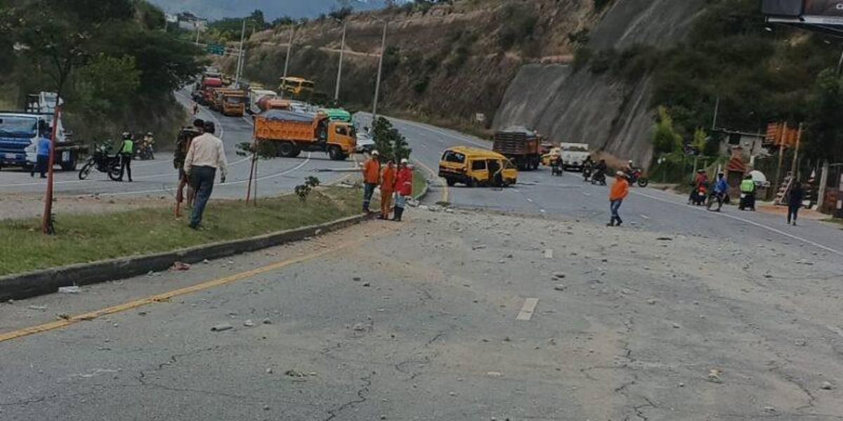 Quito | Un choque deja un muerto en la Ruta Viva y suspendió totalmente la circulación