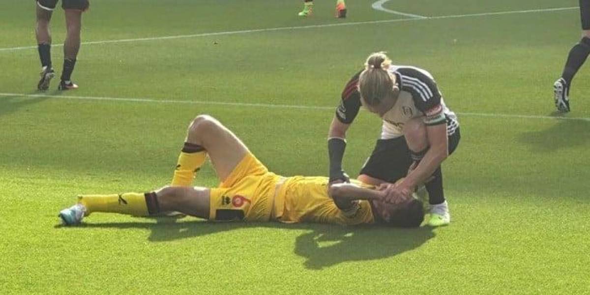 Jugador de la Premier League sufre terrible fractura de tobillo en ... Jugador de la Premier League sufre terrible fractura de tobillo en ...