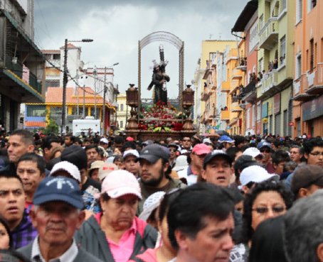 La pasión cristiana recorrió calles del país en procesiones multitudinarias