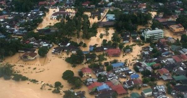 Más De 120 000 Evacuados Por Inundaciones En Malasia