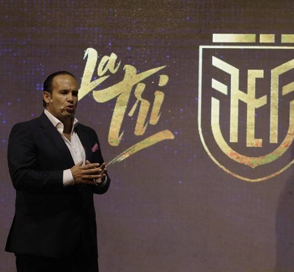 La FEF presentó su nuevo logo