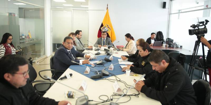 Texto final de la Ley de Personal de las FF.AA. se analiza en la ...