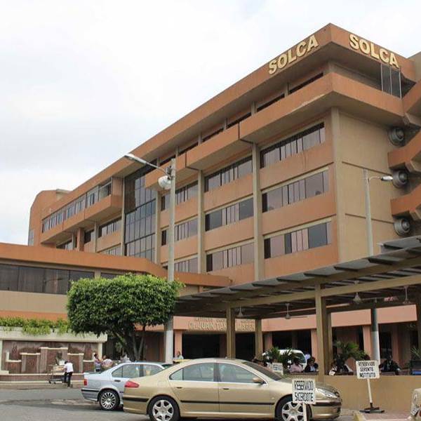 Solca cumple 70 años de atender a la población afectada por el cáncer