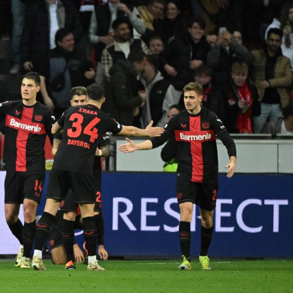 Bayer Leverkusen, de Piero Hincapié, clasificó a cuartos de final de la Europa League