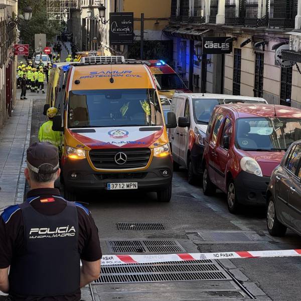 Al menos tres heridos por el derrumbe del piso de un edificio en obras en Madrid